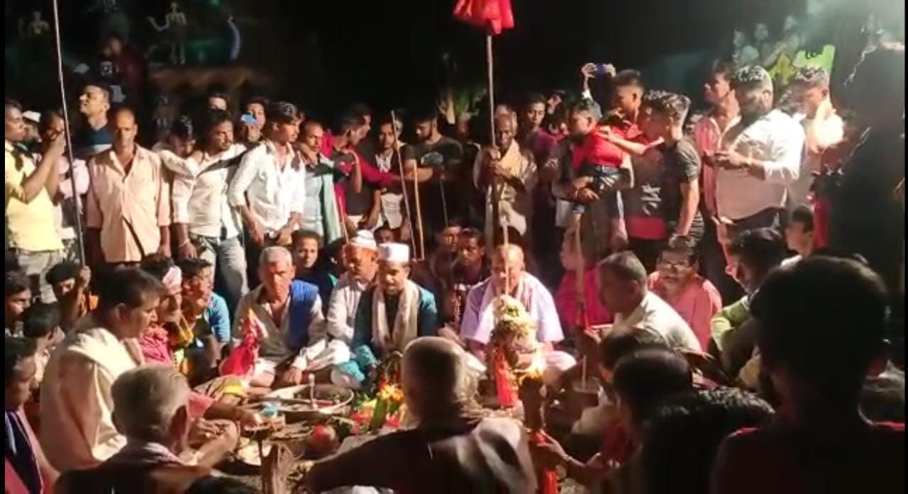 ମା' ଦୁର୍ଗାଙ୍କ ଅପରାଜିତା ହୋମର କର୍ତ୍ତା ସାଜିଲେ ମୁସଲମାନ ଦଳବେହେରା | Muslim Dalabehera performs the ...