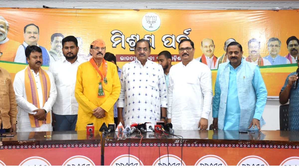 ପଦ୍ମ ଧରିଲେ ବିଧାୟକ ବ୍ୟାମକେଶଙ୍କ ମାମୁ | ajay nayak joins bharatiya janata ...